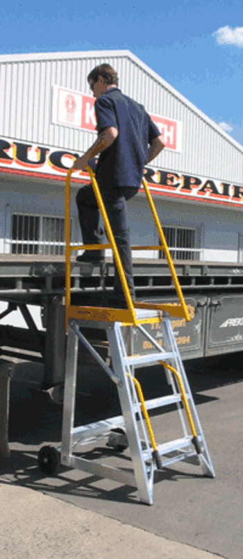 STOCKMASTER Step Thru Platform Ladder 1.720m - Step Thru Platform ...